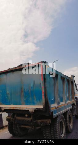 A fully loaded vehicle transport Stock Photo - Alamy