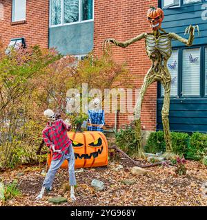 Halloween 2024 - lawn decorations Stock Photo - Alamy