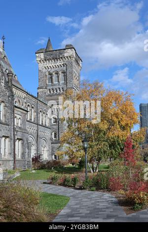 University of Toronto with fall foliage, University College Building ...