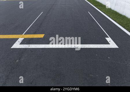 Track markings, starting grid lines, F1 Grand Prix Racetrack, Montreal ...