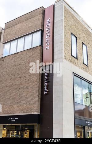 Oxford , UK - June 5, 2024: Westgate shopping mall entrance sign Stock ...