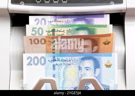 Moroccan money - dirham in the counting machine Stock Photo - Alamy