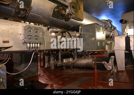 Inside the forward Turret of an American Battleship Stock Photo - Alamy