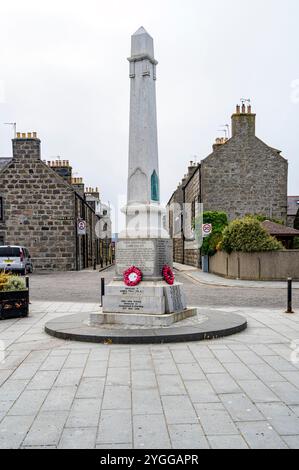 War Memorial at the junction of Pocra Quay and New Pier Road, Footdee ...