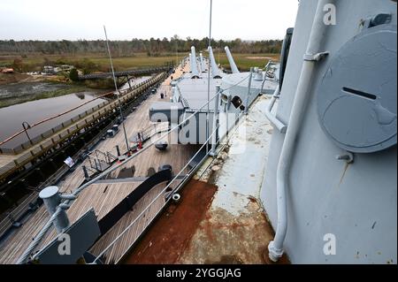 Main gun turrets of the Battleship North Carolina Stock Photo - Alamy