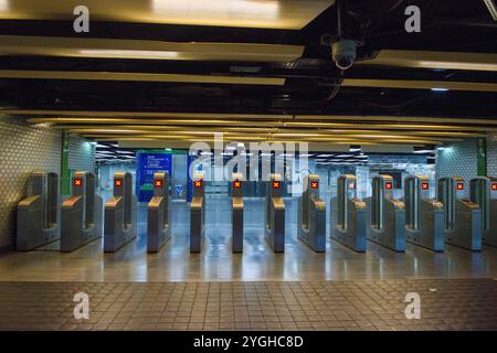 Paris, Metro, exit closed Stock Photo - Alamy