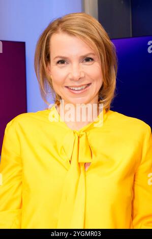 Helene Bubrowski in der ARD-Talkshow maischberger im Studio Berlin ...