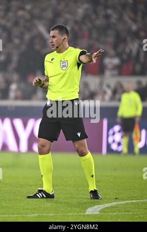 Referee Referee Rade Obrenovic (SVN) Gesture Gesture Champions League ...
