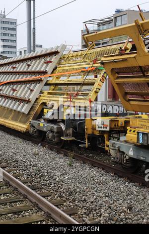 Railway System. Bahninfrastruktur. Schiene. Weiche. Weichwerk. Bahn ...