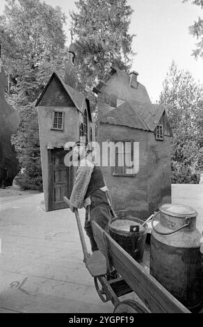 Anatevka open-air performance with Shmuel Rodensky in Zurich 1969 ...