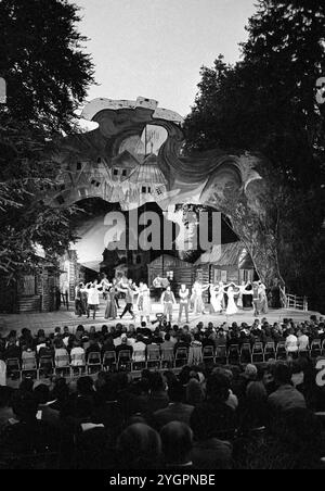 Anatevka open-air performance with Shmuel Rodensky in Zurich 1969 ...