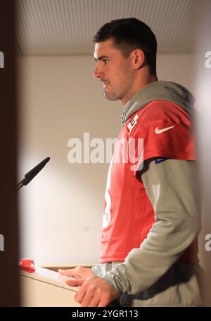 New York Giants' Daniel Jones during the NFL International match at ...