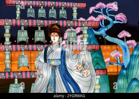 Longleat, Wiltshire, UK. 8th November 2025. Giant illuminated Chinese ...