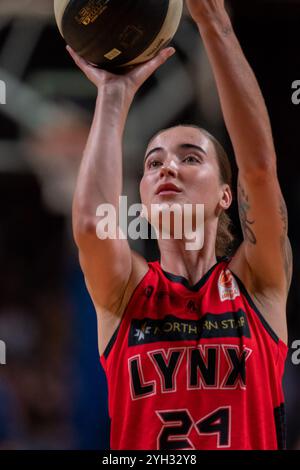 Anneli Maley of the Lynx during the WNBL Round 5 match between the ...
