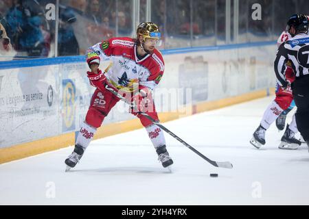 Kyle Hardy (4 Grenoble) in action during the French Ice Hockey Cup game ...