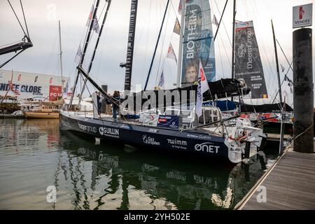 Fabrice Amedeo boat (Nexans - Wewise) in the channel for the start of ...