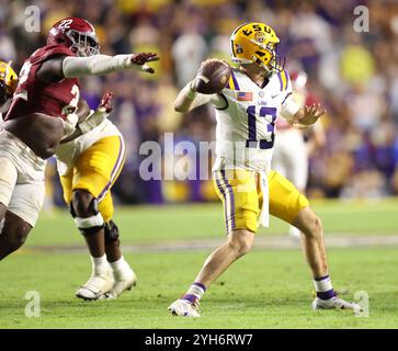 Alabama defensive lineman LT Overton (22) attacks a play during Alabama ...