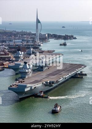 The HMS Prince of Wales (R09), Queen Elizabeth class aircraft carrier ...