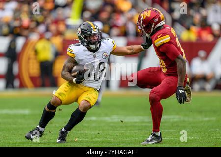 Washington Commanders safety Quan Martin (20) pursues a play against ...