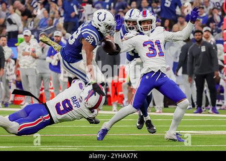 Buffalo Bills safety Taylor Rapp (9) lines up during the first half of ...