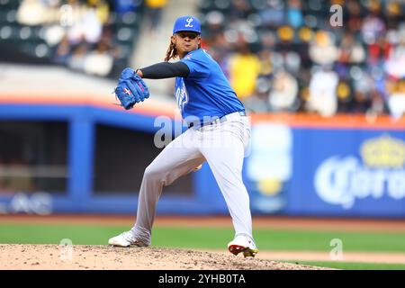 New York Mets pitcher Felix Pena (74) pitching during an MLB Spring ...