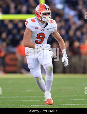 Clemson tight end Jake Briningstool runs a drill at the NFL football ...