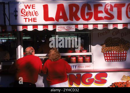 Onion ring stand at a Maine fair Stock Photo - Alamy