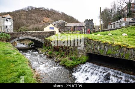 View looking up the River Valency towards the village of Boscastle ...