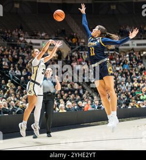 Notre Dame guard Sonia Citron (11) shoots during the first half of an NCAA college basketball ...