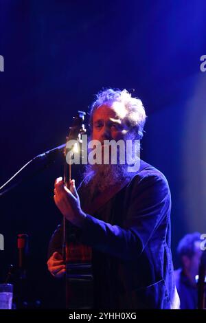 Sam Beam alias Iron & Wine bei einem Konzert im Huxleys Neue Welt in ...