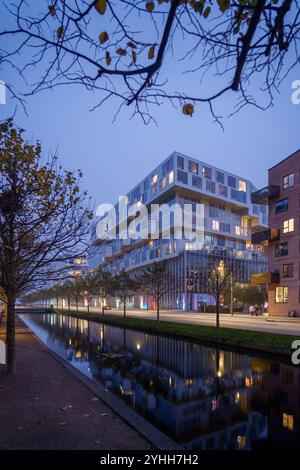 Copenhagen, Denmark - 8 House / Big House / 8Tallet housing by BIG ...