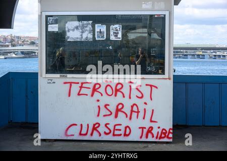 25/10/2024. Istanbul, Turkey. graffiti on the Galata bridge. "Terorrist ...