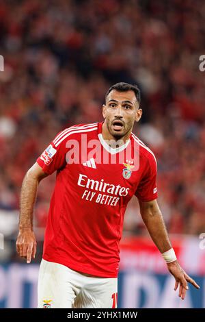 Vangelis Pavlidis (C) of SL Benfica seen in action during the UEFA ...