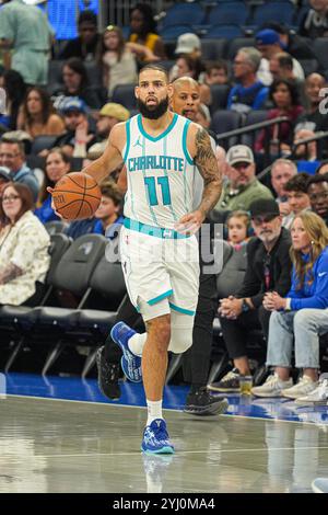 Charlotte Hornets forward Cody Martin (11) drives to the basket against ...
