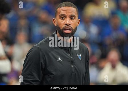 Charlotte Hornets head coach Charles Lee during the first half of an ...