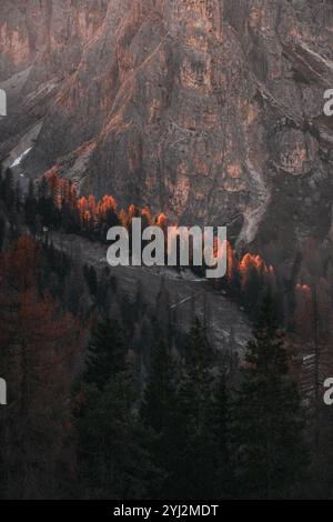 Der Antornosee (italienisch Lago d'Antorno) in den Sextner Dolomiten in ...