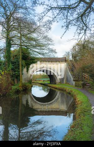 The Hazlehurst aqueduct carrying the Leek branch over the Caldon canal ...