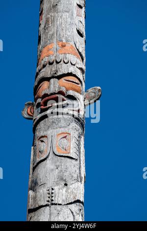 The world's tallest totem pole at Alert Bay, Cormorant Island, British ...