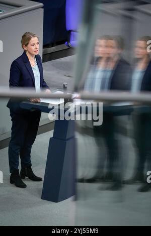Berlin, Plenarsitzung im Bundestag Verena Hubertz Bundesministerin für ...