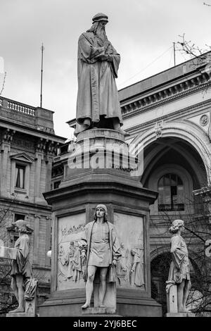 Marble and granite statue of Leonardo da Vinci, the legendary Italian ...