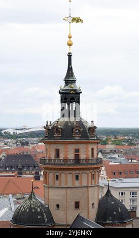 Leipzig, Germany. 05th July, 2023. Two copper bell men chime the time ...