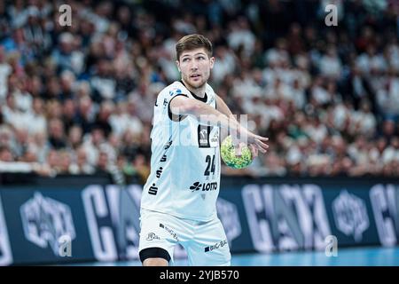 7 Meter Wurf/Tor Lukas Zerbe (THW Kiel, #24) GER, THW Kiel vs ...