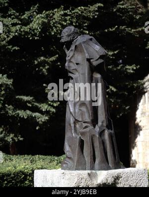 UNAMUNO , MIGUEL DE. ESCRITOR ESPAÑOL . BILBAO 1864 - 1936. MONUMENTO EN SALAMANCA OBRA DEL ...