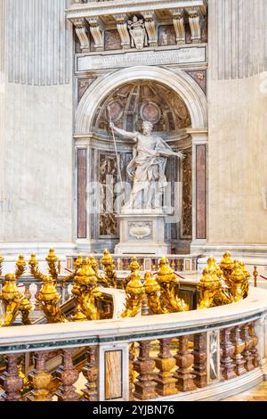 Statue of Saint Longinus by Bernini in St. Peter's Basilica, Vatican ...