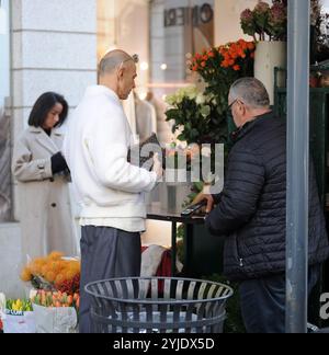 Milan, 11/14/2024 Enzo Miccio caught while buying a bouquet of flowers ...