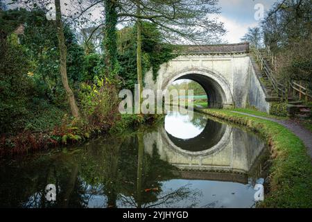 The Hazlehurst aqueduct carrying the Leek branch over the Caldon canal ...