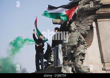 Manifestazione degli studenti “No Meloni Day”. Torino, Italia - 14 ...