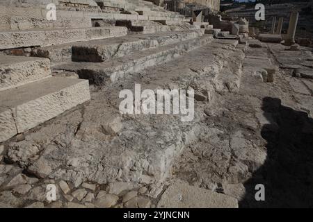 Ruined staircase to the southern Hulda Gates to the Temple Mt., built ...