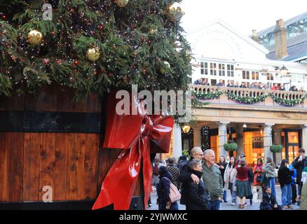 Christmas 2024 in Covent Garden, in central London, UK Stock Photo - Alamy
