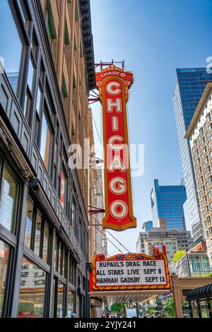 Illuminated Chicago sign in downtown Chicago, USA Stock Photo - Alamy